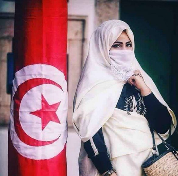 Tunisian Sefseri: Symbol of Modesty & Elegance — Carthage Magazine